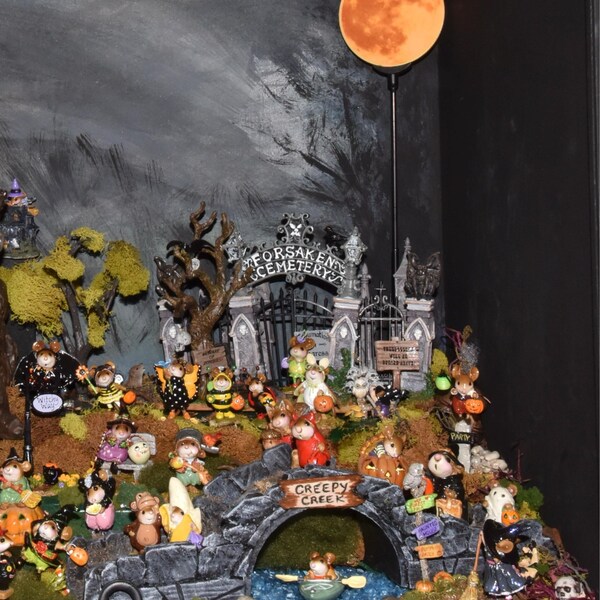 HALLOWEEN Fall Village Display Platform for Lemax / Department 56 ...