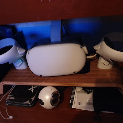 VRGE VR Stand Wood Display and Organizer Stand for Oculus Quest 2 ...