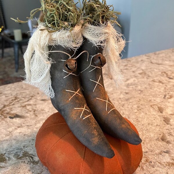 DIGITAL FILE Halloween Fall Primitive Grungy Lil Witch Boots Pinkeep ...