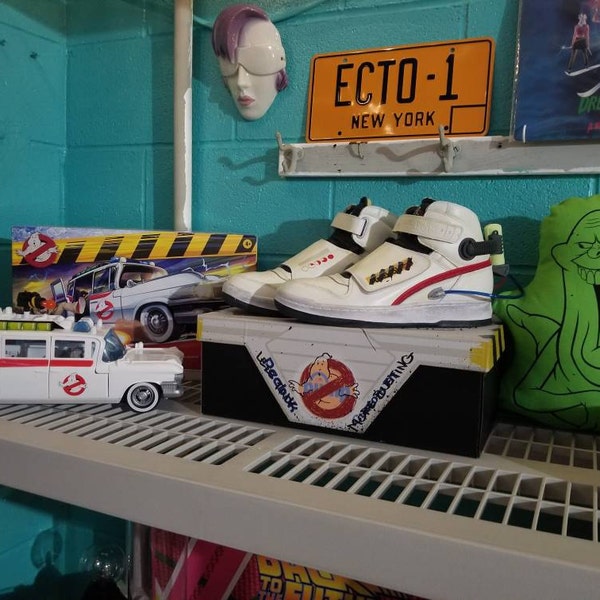 MARS ATTACKS Large Decorative Throw Pillow ILLOW Sci-fi Alien Martian ...