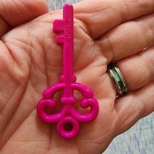 8 Mixed Color Key Plastic Key Skeleton Key Love Key Charms Pendants ...