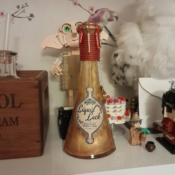 Liquid Luck Potion (lucky Spell) — Witch and Wizard Potions, Vials ...