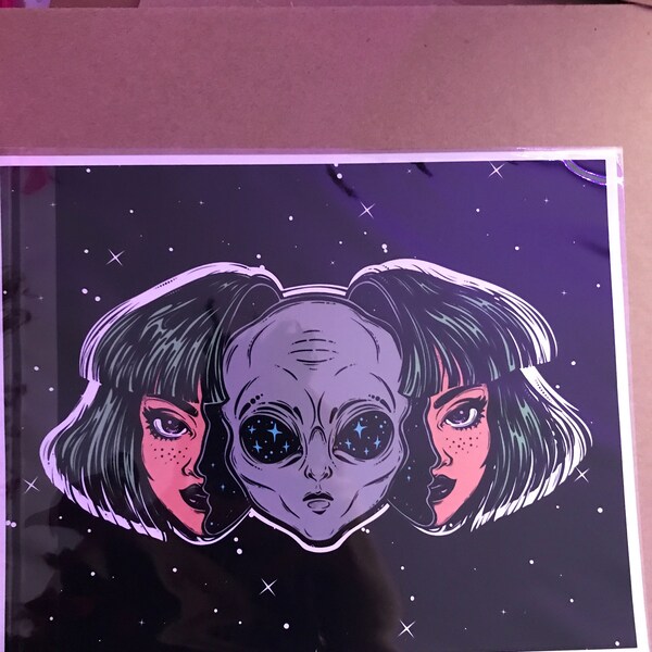 Alien Girl | Alien Decor | Alien Wall Art | Alien Art | Alien Art Print ...