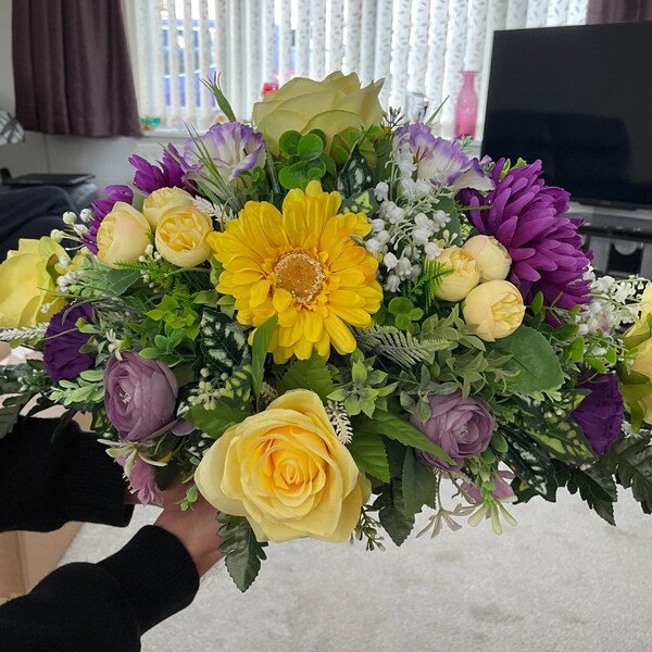 Round Grave Flowers Funeral Tributes, Artificial Grave Flowers, Silk ...