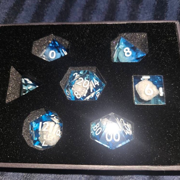 Blue Sky Hymnal - Gradient Cloud Dice, Handmade Resin Sharp Edge Dnd ...