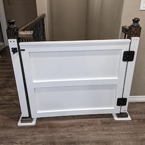 Custom Spindle Wooden Gate Baby Gate Stairway Gate White Wooden Baby ...