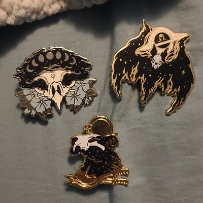 Hawk Skull Enamel Pin astra Hawk Pin Falcon - Etsy