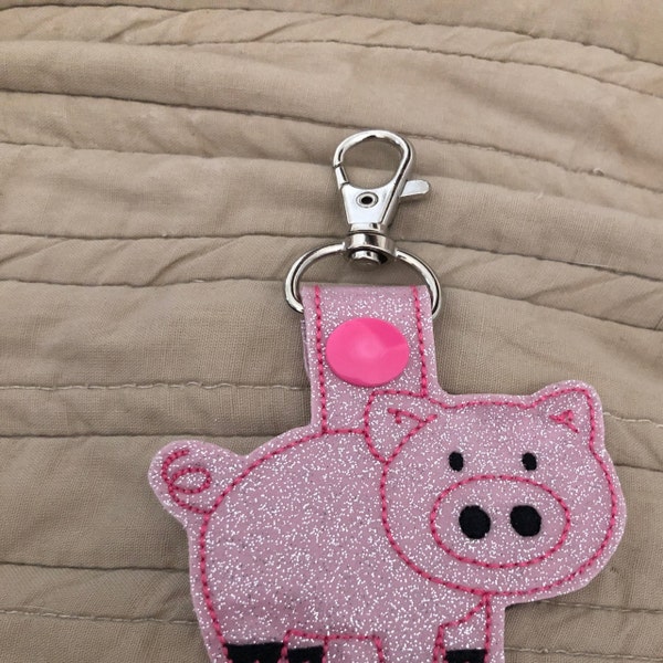 Pig Keychain, Pig Key Fob, Farm Animals, Barn Key Fob - Etsy