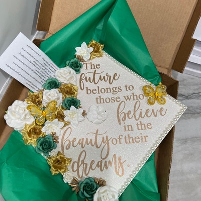 It Never Gets Easier You Just Get Stronger Graduation Cap Topper - Etsy