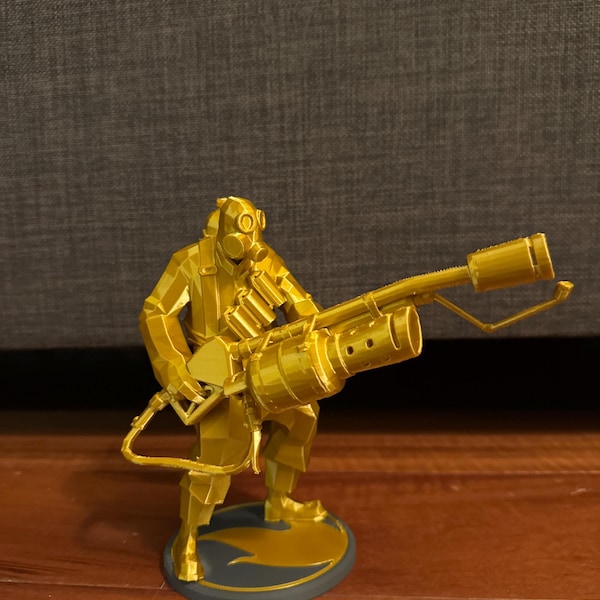 Team Fortress 2 Pyro Figurine | 3D Printed Low Poly TF2 Pyro Desktop ...