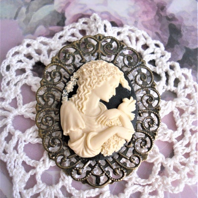 Vampire Cameo 5 Unset Cameos Vampire Bat Girl Lady Ivory - Etsy