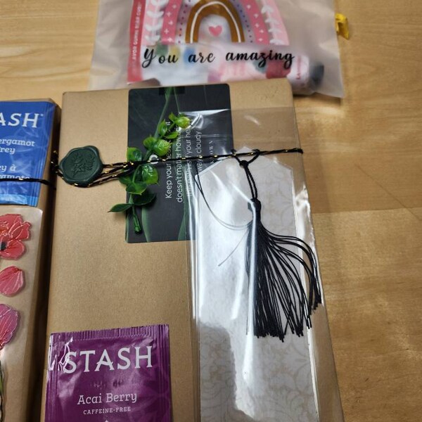 Blind Date With a Book, Surprise Book Box, Exciting Book Bundles ...