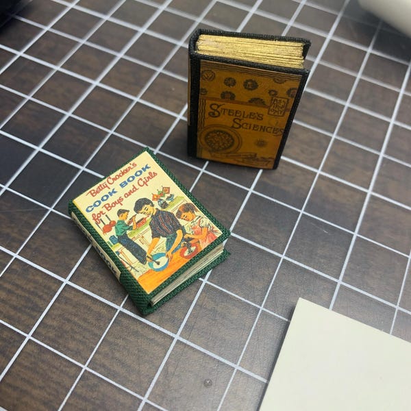 1211 the Model T Ford Car Vintage Miniature Book Doll House Miniature ...