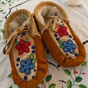 First Nations Blueberry Medallion and Earrings - Etsy