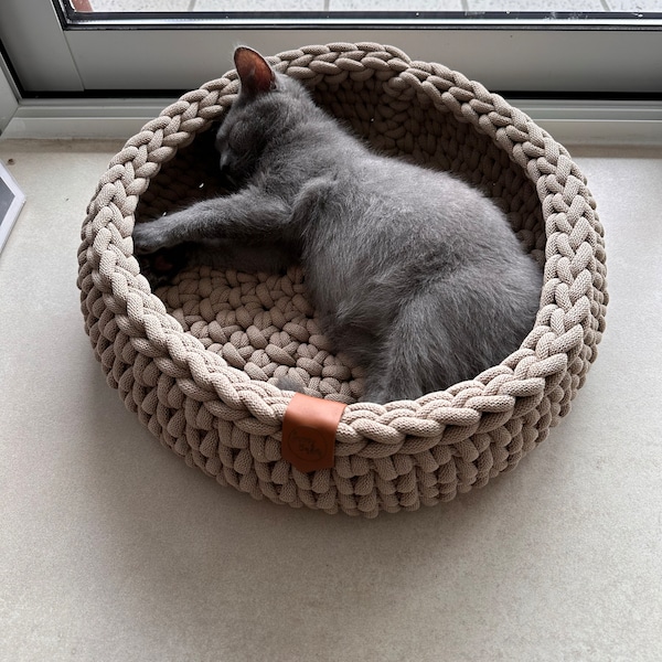 Handmade Cat Basket Recycled Cotton / 2 Coloured / Chunky Yarn / Two ...