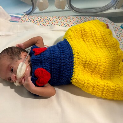 NICU Little Frog Micro Preemie Outfit With Overalls, Fits 2, 3, or 4 ...