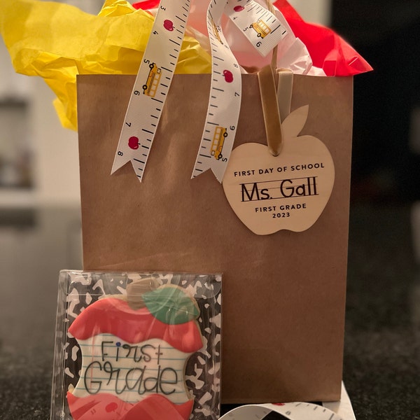 Personalized Apple Name Tag • Back to School Custom Tag • Teacher Gift ...