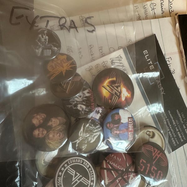 ELVIS PRESLEY 50s 60s 70s Music Pinback Buttons Lot of 30 Pins Classic ...