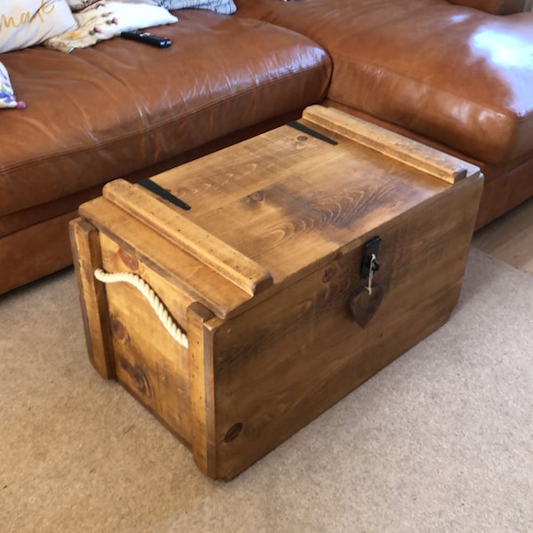 Rustic Wooden Chest Trunk Blanket Box Shabby Vintage Coffee Table ...