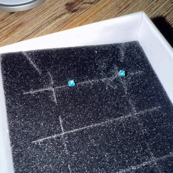 Titanium Blue Opal Threadless Push Pin Labret, 2mm 2.5mm 3mm 4mm ...