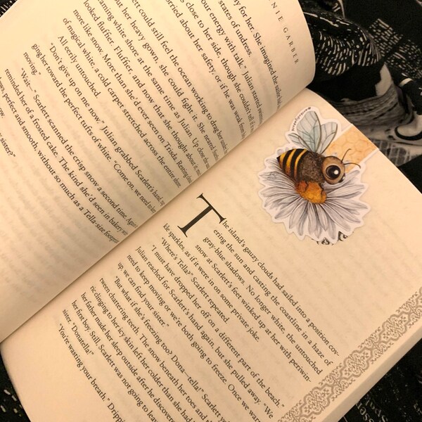 Magnetic Bookmark Bee and Daisy | Double-sided Printed | Cute Bee ...