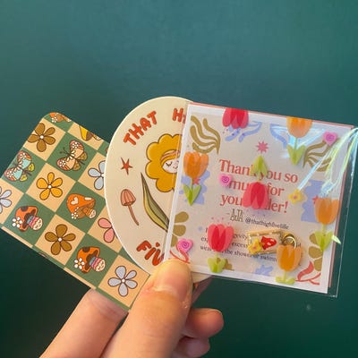 Plant Pin Cute Enamel Pin Vase With Face Daisy Pin - Etsy