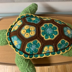 Snap the Turtle African Flower Crochet Pattern - Etsy