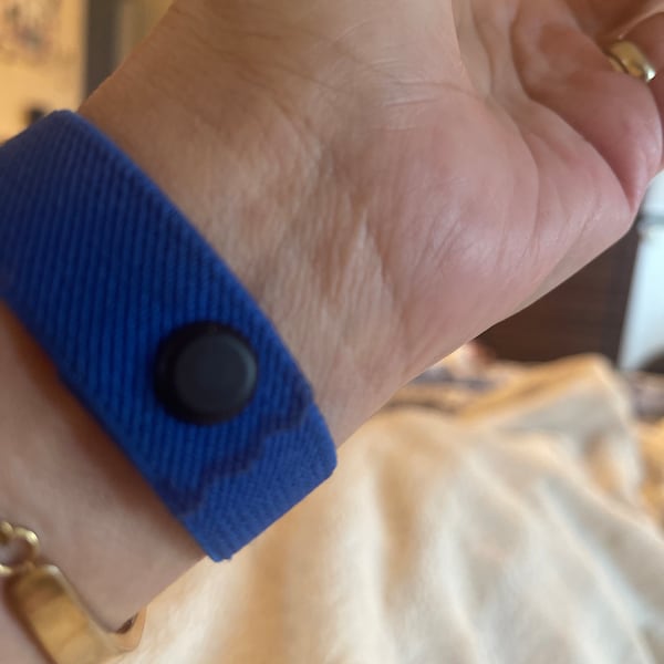 Adjustable Acupressure Band – Stress Relief Wristband for Relaxation ...