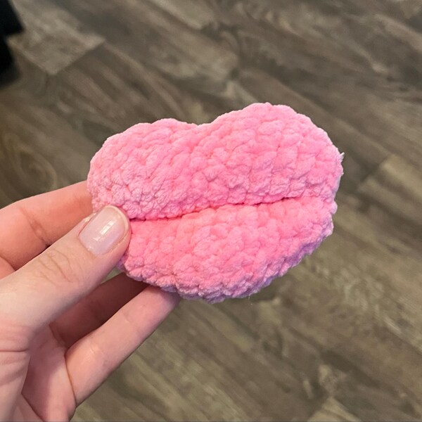 CROCHET PATTERN Lips Toy Keychain Lips Amigurumi Tutorial PDF File - Etsy