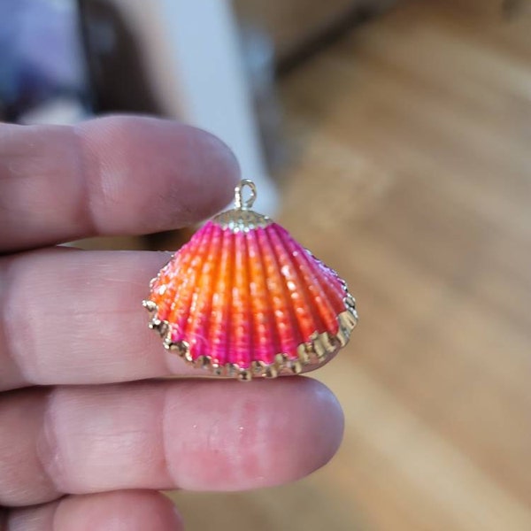 Natural Scallop Shell Pendant, Gold Edge Loop, Seashell Pendant ...