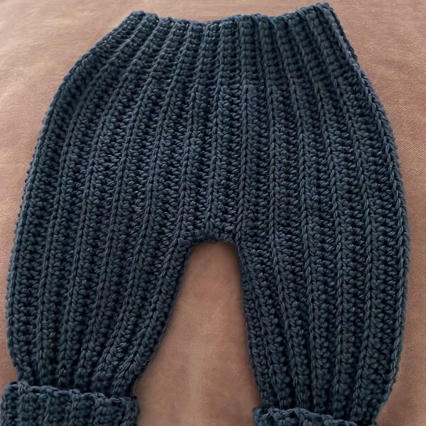 CROCHET PATTERN + VIDEO Easy Crochet Baby Pants Pattern + Video ...