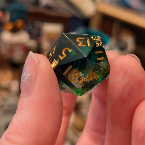 Sublime Blight - Green and Black Smoke Handmade Resin Sharp Edge Dnd ...