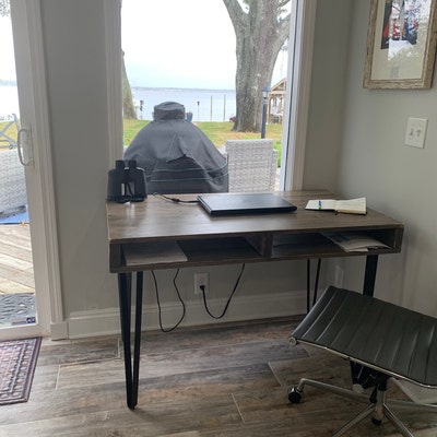 Dottie Office Desk//industrial Pallet Style Desk//mid Century Modern ...