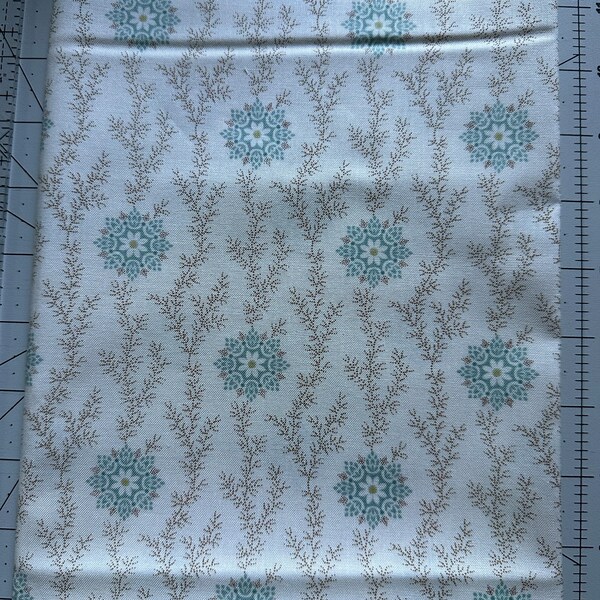 Montana Primrose Quilt Pattern- Edyta Sitar Fabrics Laundry Basket ...