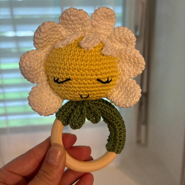 Daisy Flower Baby Rattle Crochet Pattern - Flower Amigurumi Crochet ...