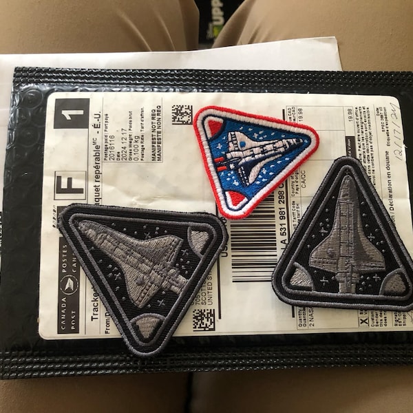 Metal Gear Solid Snake Enamel Pin - Cardboard Box - 1 Inch - the Orange ...