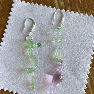 Rose Glass Ring Sleek Minimalist Borosilicate Jewelry, Artisan Handmade ...