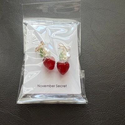 Frog on Lily Pad Earrings, Frog and Floral Petals Lovely Drop Earrings ...