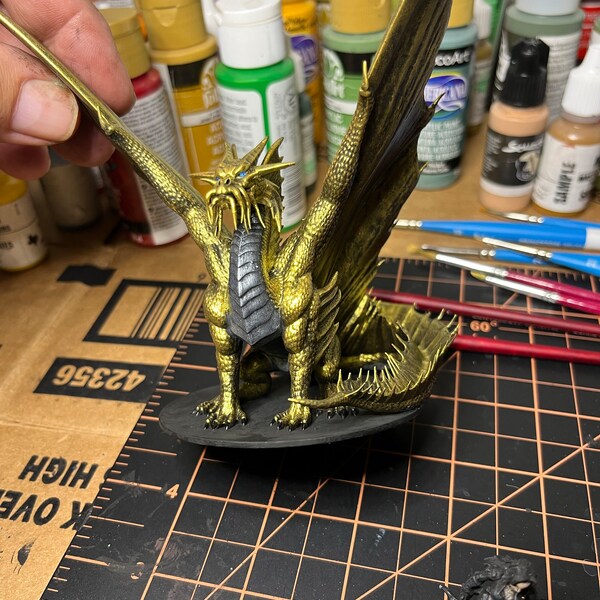 Adult Gold Dragon Metallic Mini - DND - Pathfinder - Dungeons & Dragons ...