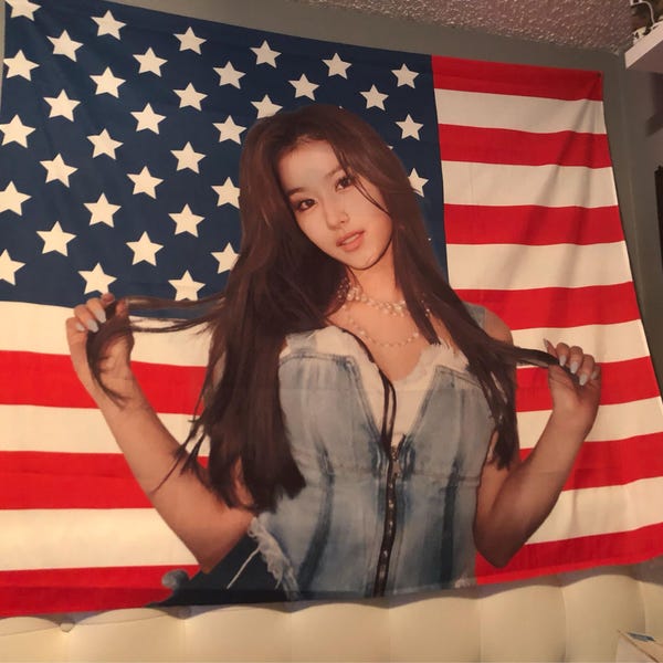 Loona Chuu Salute Flag Banner, Chuu American Flag Tapestry, Chuu Merch ...