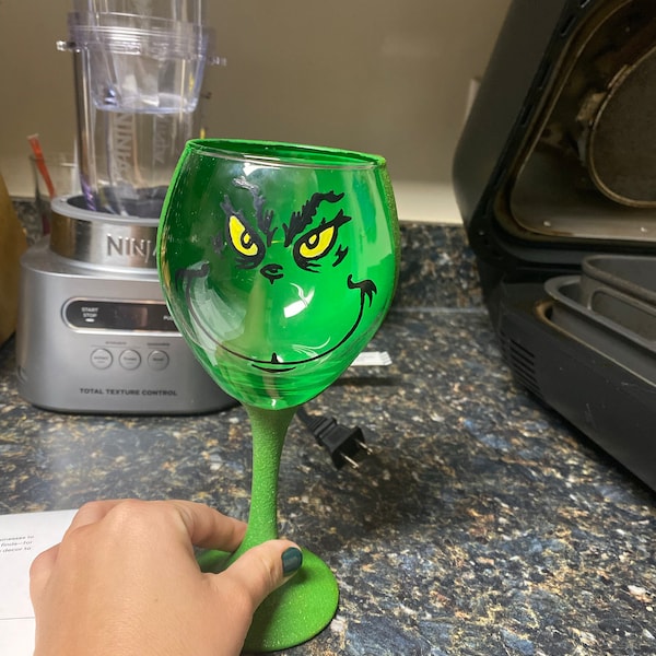 Hand Painted Grinch Wine Glass - Etsy
