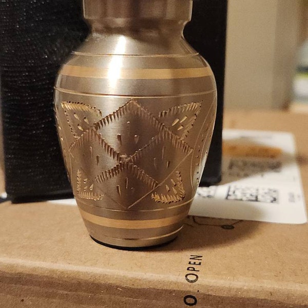 Akanksha Creations Brass Made Top-notch Flower Brass With Alluring ...