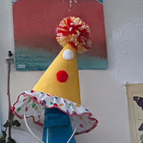 White Mini Clown Hat With Double Ruffle ,mini Clown Hat With Pom Poms ...