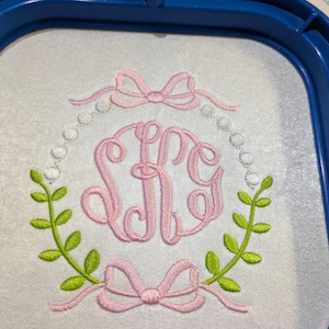 Machine Embroidery Monogram Frame / 1806 sweetheart Petals / Carol Guy ...