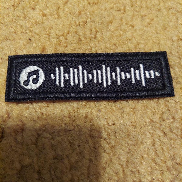 Mom Patch - Iron on or Sew on - Embroidered Heart Patch - Retro Heart ...