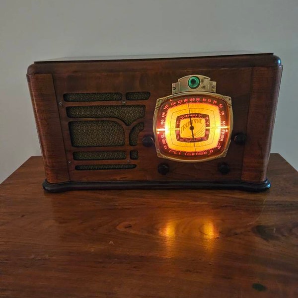Legacyradios. 100 Professionally Restored Antique and Vintage Radios ...