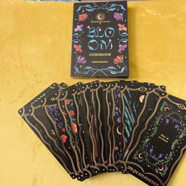 Bloom Oracle Deck: Indie Botanical Intuitive Cards - Etsy