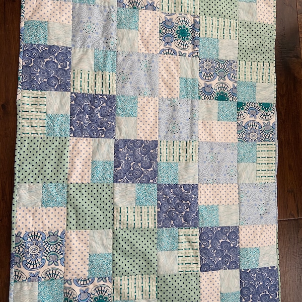 Wanderlust Fat-quarter Quilt Pattern, Beginning Quilt Pattern, Easy ...