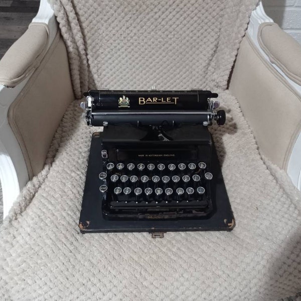 Imperial Litton 201 Typewriter in Teal and Cream. Original Case and New ...