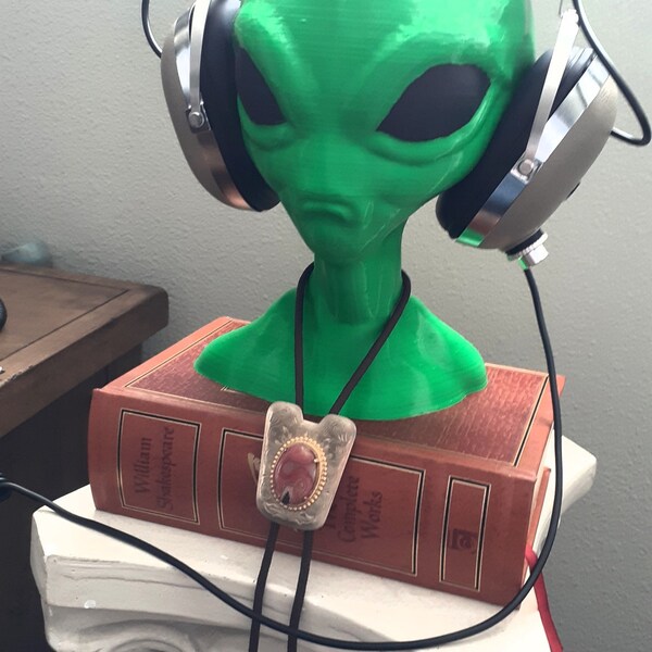 Alien Head Headphone Stand! Headset Holder Rack, Grey Area 51 ...